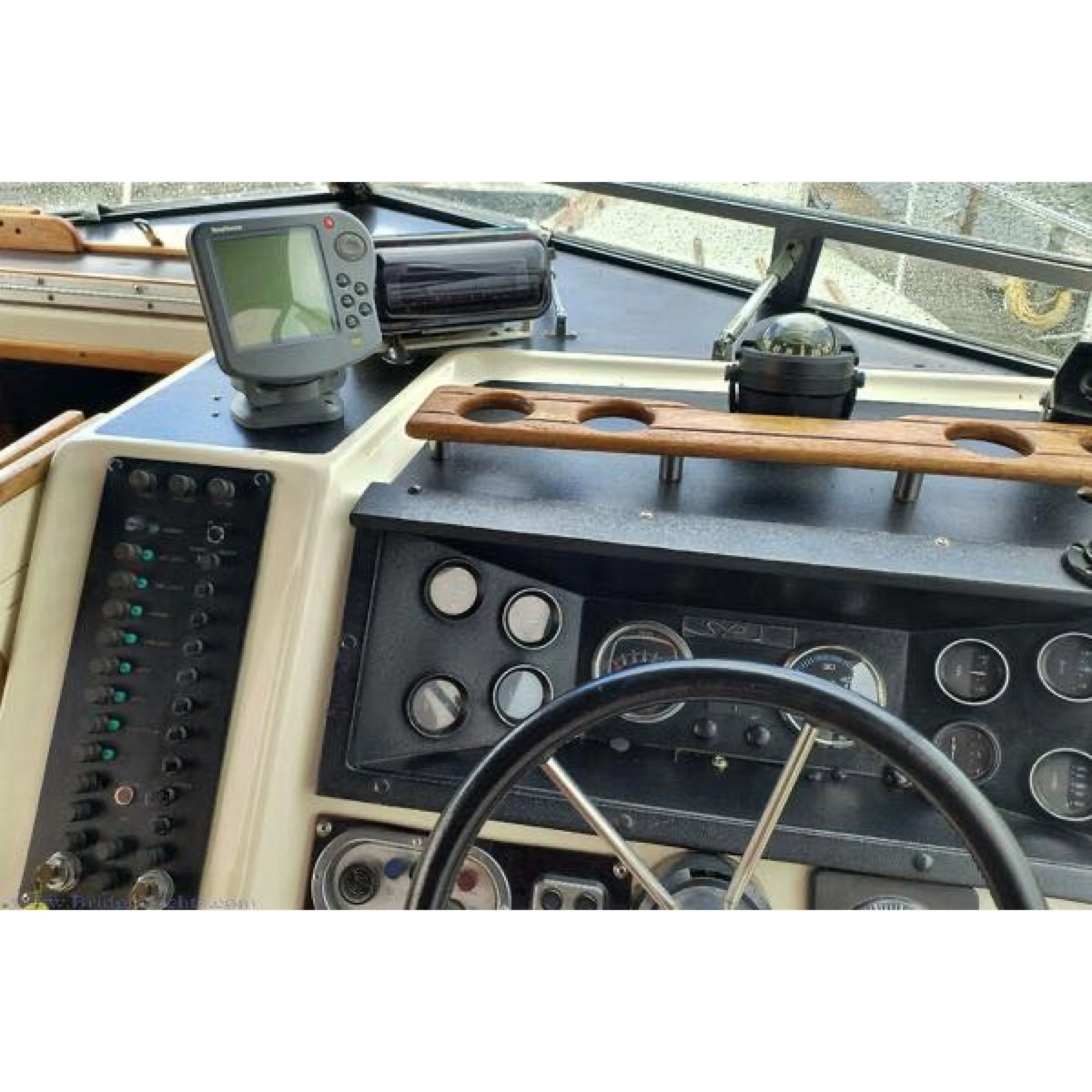 1977 Sea Ray 30ft Weekender - Restored Classic Boat for Sale | Bridge ...